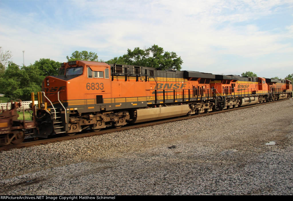 BNSF 6833
